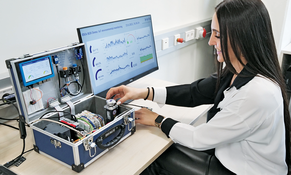 PC-based control for university studies - April 2024 - Beckhoff ...